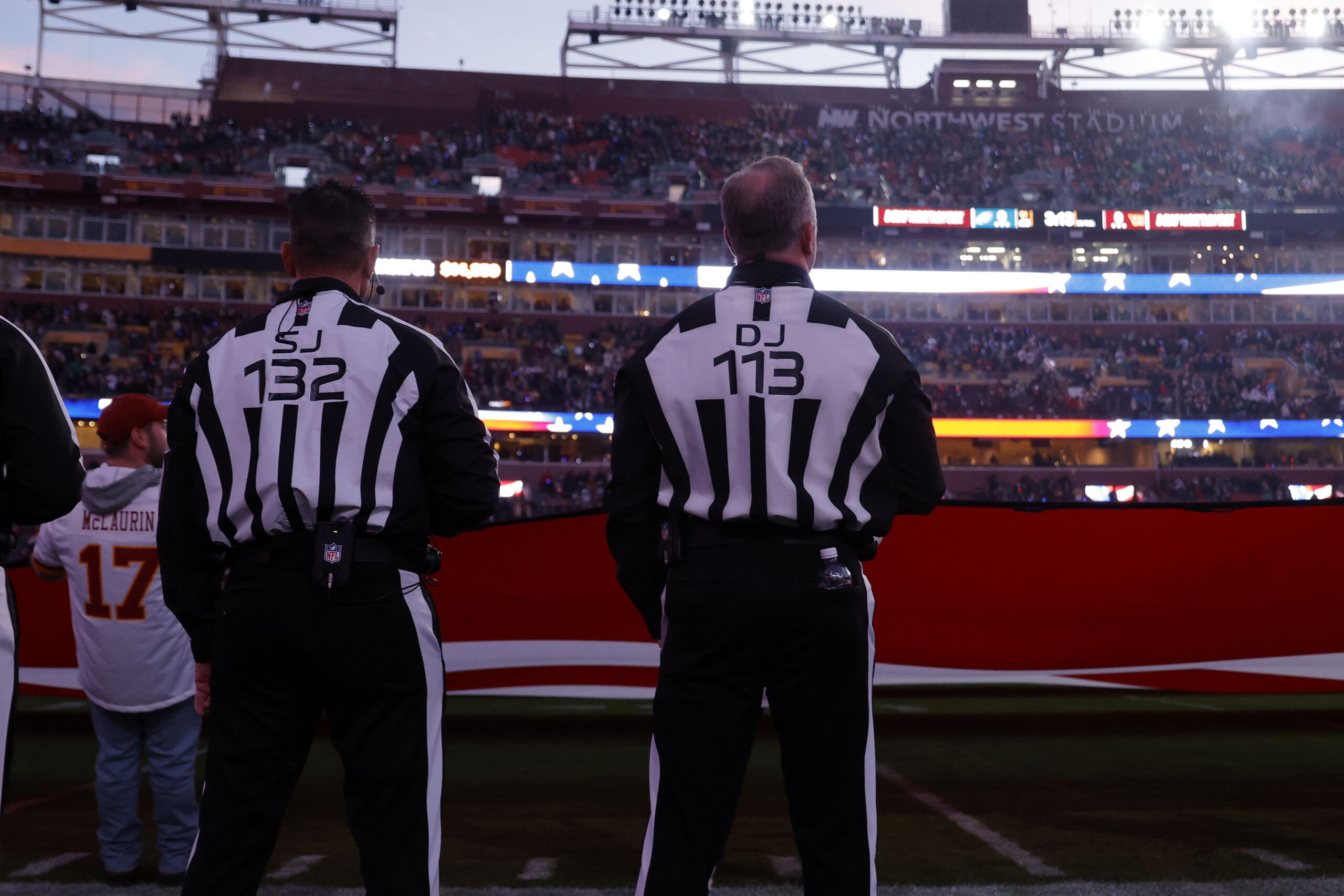 NFL locks out America’s refs 30 days before contract expires—150 ...