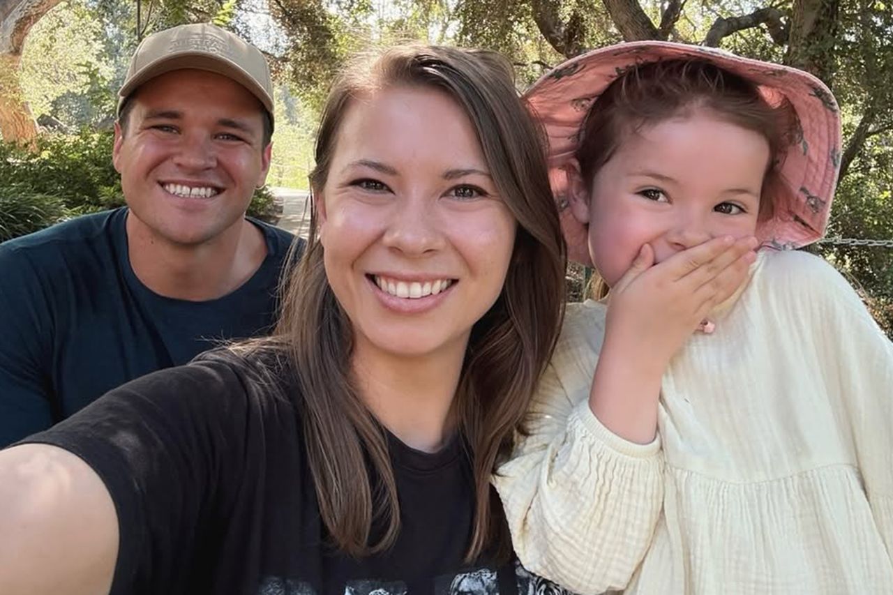 Bindi Irwin reveals she's had '50 endometriosis lesions cut out of my ...