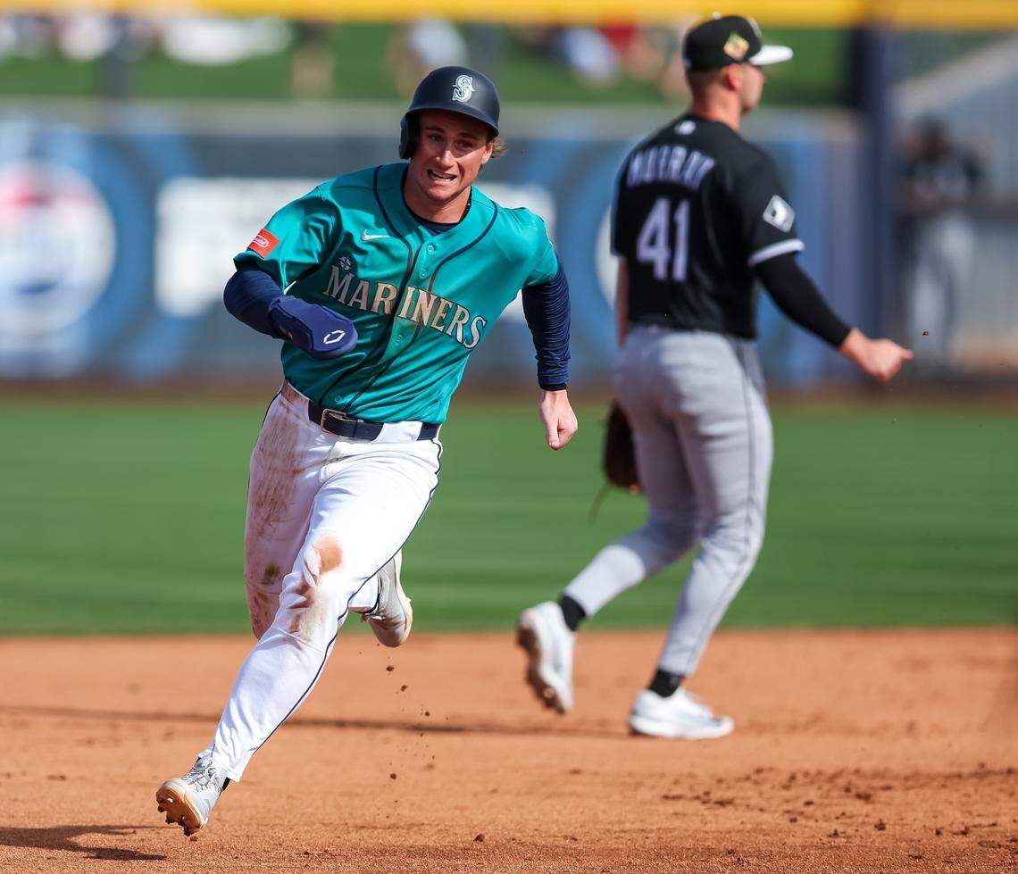 Colt Emerson, Mariners agree to record-setting contract extension