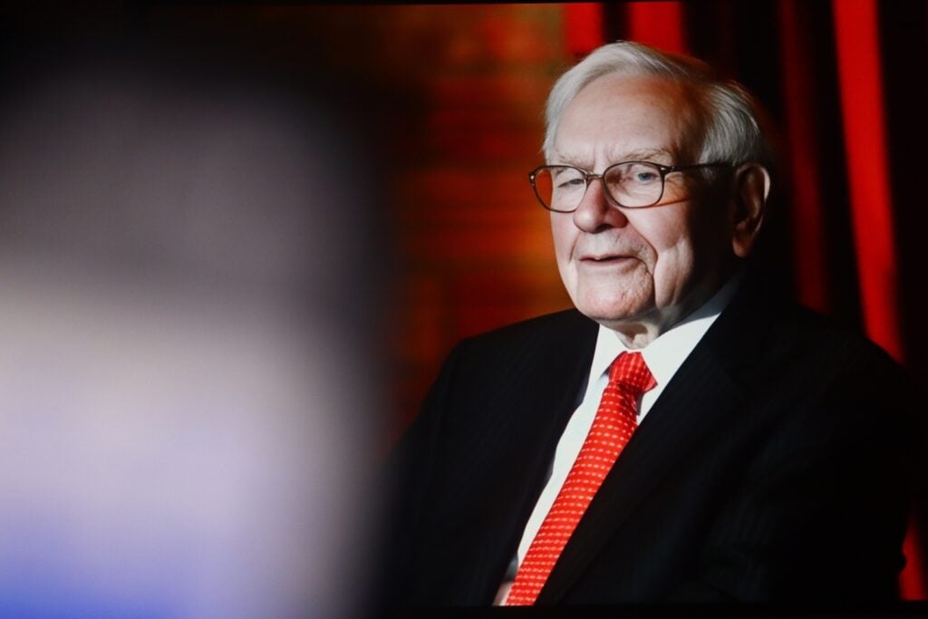 Warren Buffett bet big on oil in Q4: Here's how much Berkshire Hathaway ...