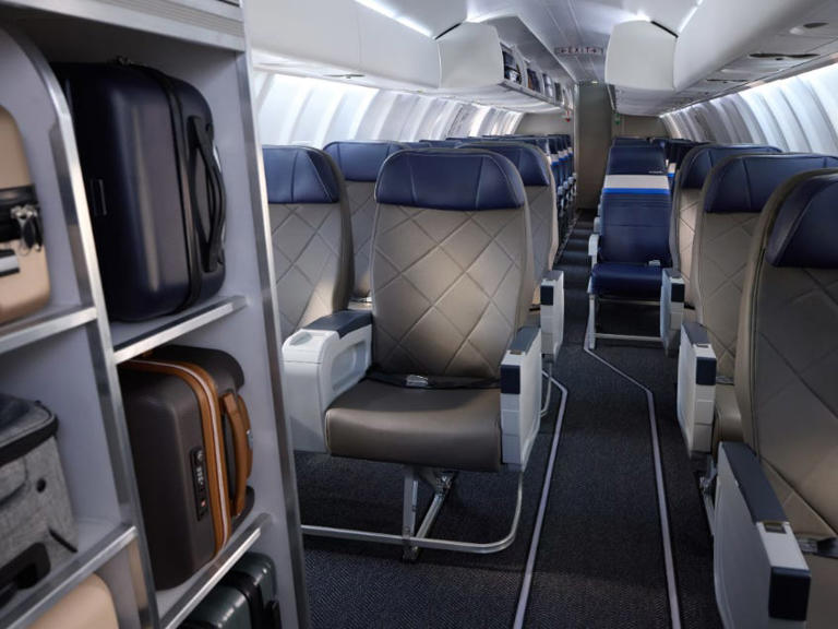 United is revamping a regional jet known for its cramped seating and ...