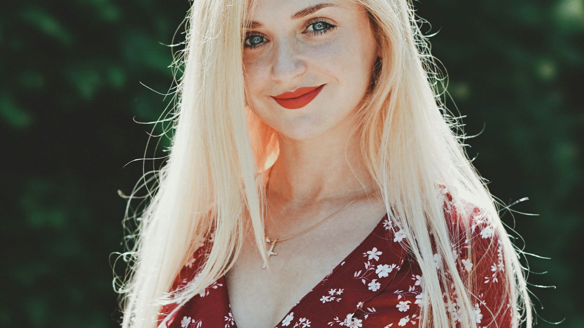 Red dress effect: 20 scientific reasons why red is the most attractive ...