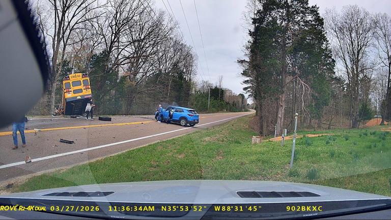 School system confirms no seatbelts were on the bus during fatal crash ...