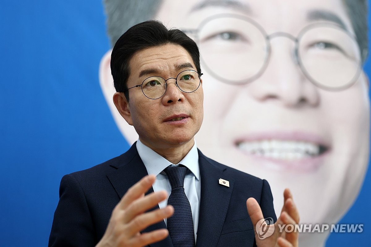 Candidate in ruling party's primary for Seoul mayoral election
