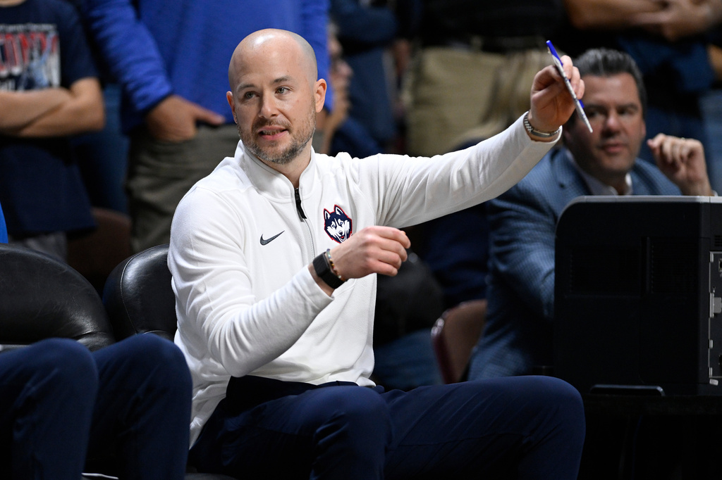March Madness: UConn assistant Luke Murray juggles Final Four run and ...
