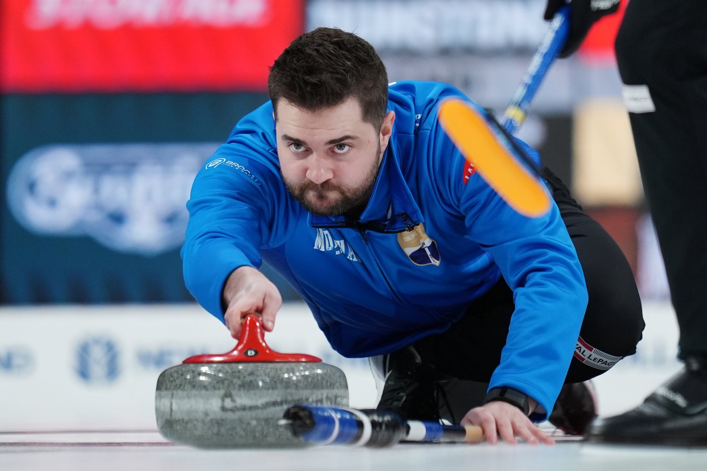 Deux autres victoires pour le Canadien Matt Dunstone au Mondial de curling