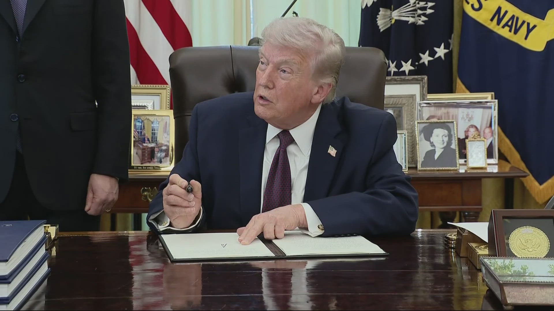 Trump signs executive order on creating national voter list