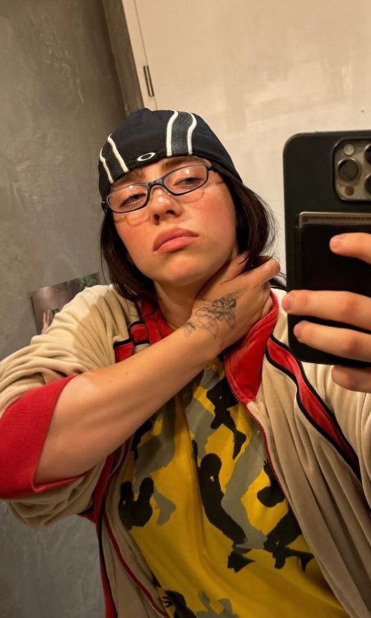 Billie regrets opening up about her sexuality 👀