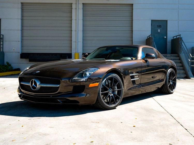 Mercedes-Benz SLS AMG Gullwing revives iconic design with modern ...