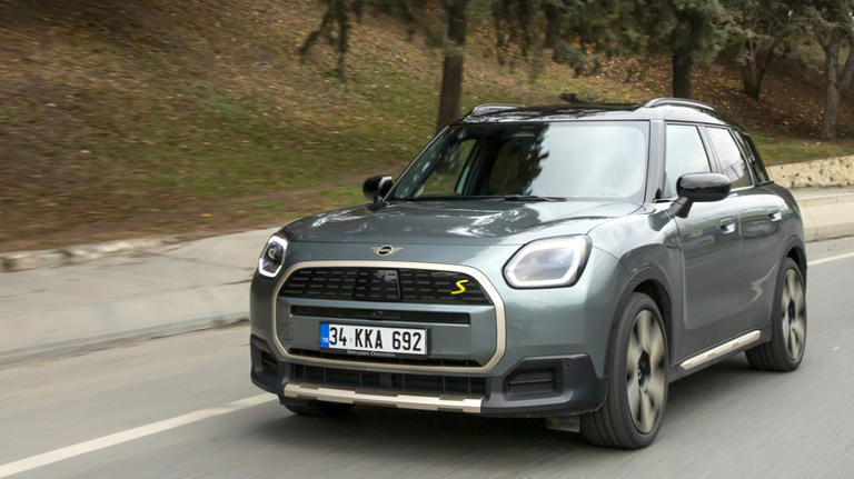 These are the best deals on used SUVs right now, according to KBB