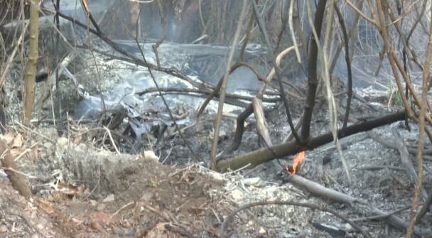 Multiple crews put out brush fire by Corning Park in Parkersburg