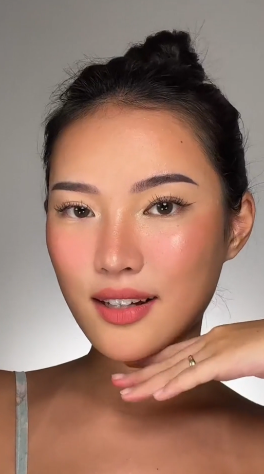Makeup 101 tutorial for a clean and polished look