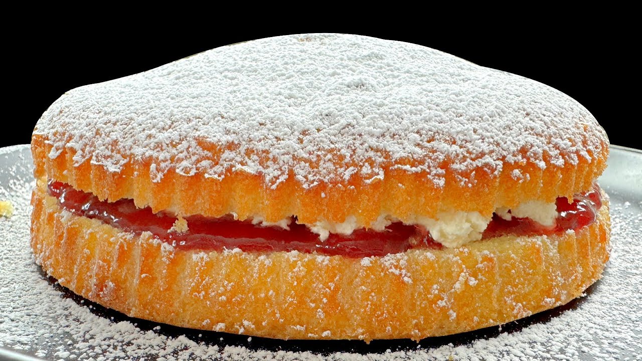 Super simple Victoria sponge cake for beginners