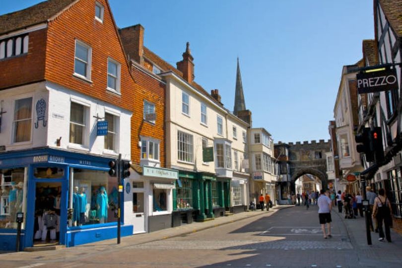 Major UK betting giant closing 200 high street stores within weeks