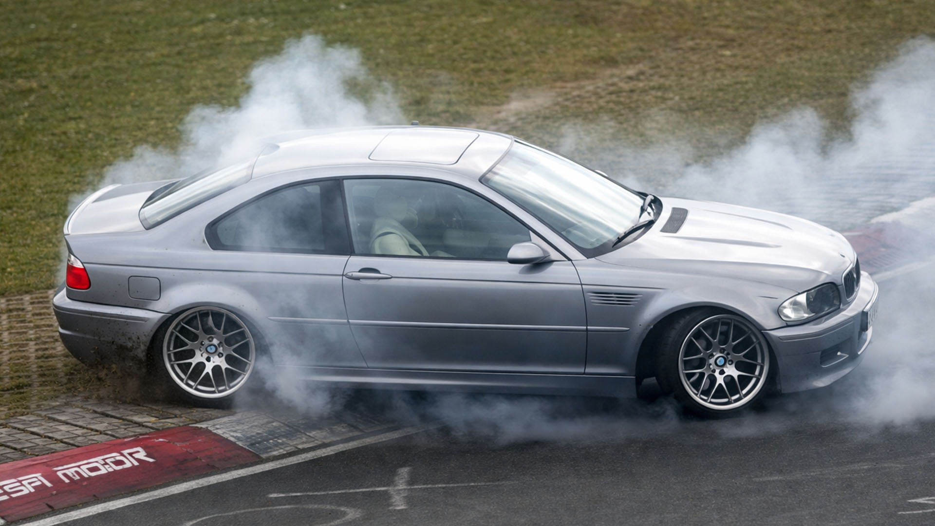 Pushing Too Hard Leads To Sliding And Smoke Nürburgring