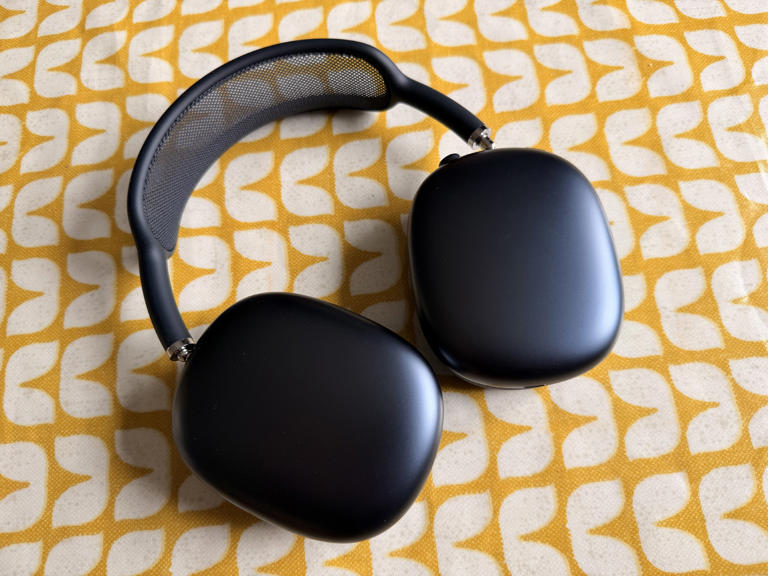 Apple AirPods Max 2 update unlocks new features but there’s a catch