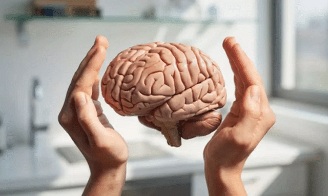 Health tips: These bad habits of yours can damage your brain—get the ...