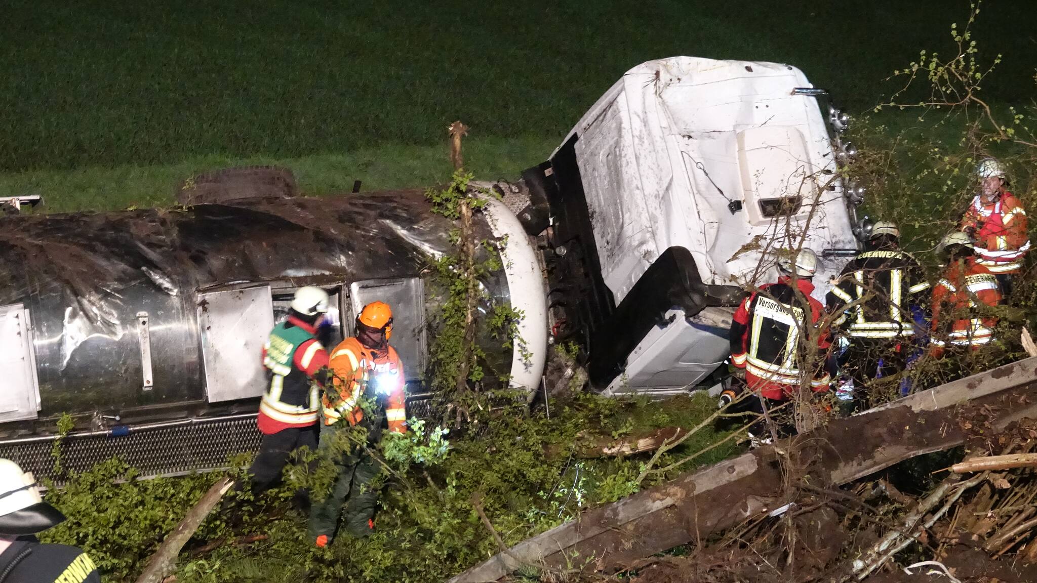 Wunderbar Unfall Auf B6 Heute Fotos
