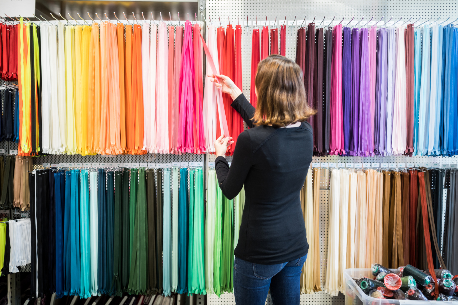 How to combine colors like a fashion expert