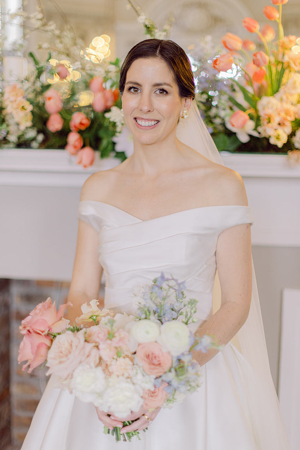 An Audrey Hepburn-inspired wedding in a fairytale castle: Alexandra & Dan