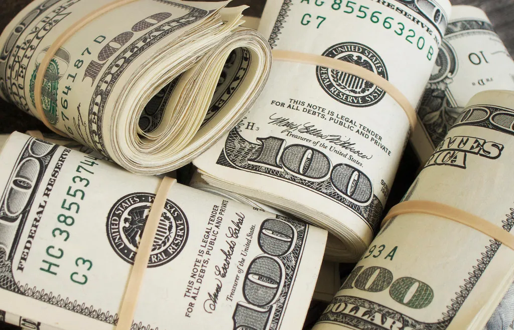I'm a bank teller: 7 reasons to rethink keeping over $3,000 in checking