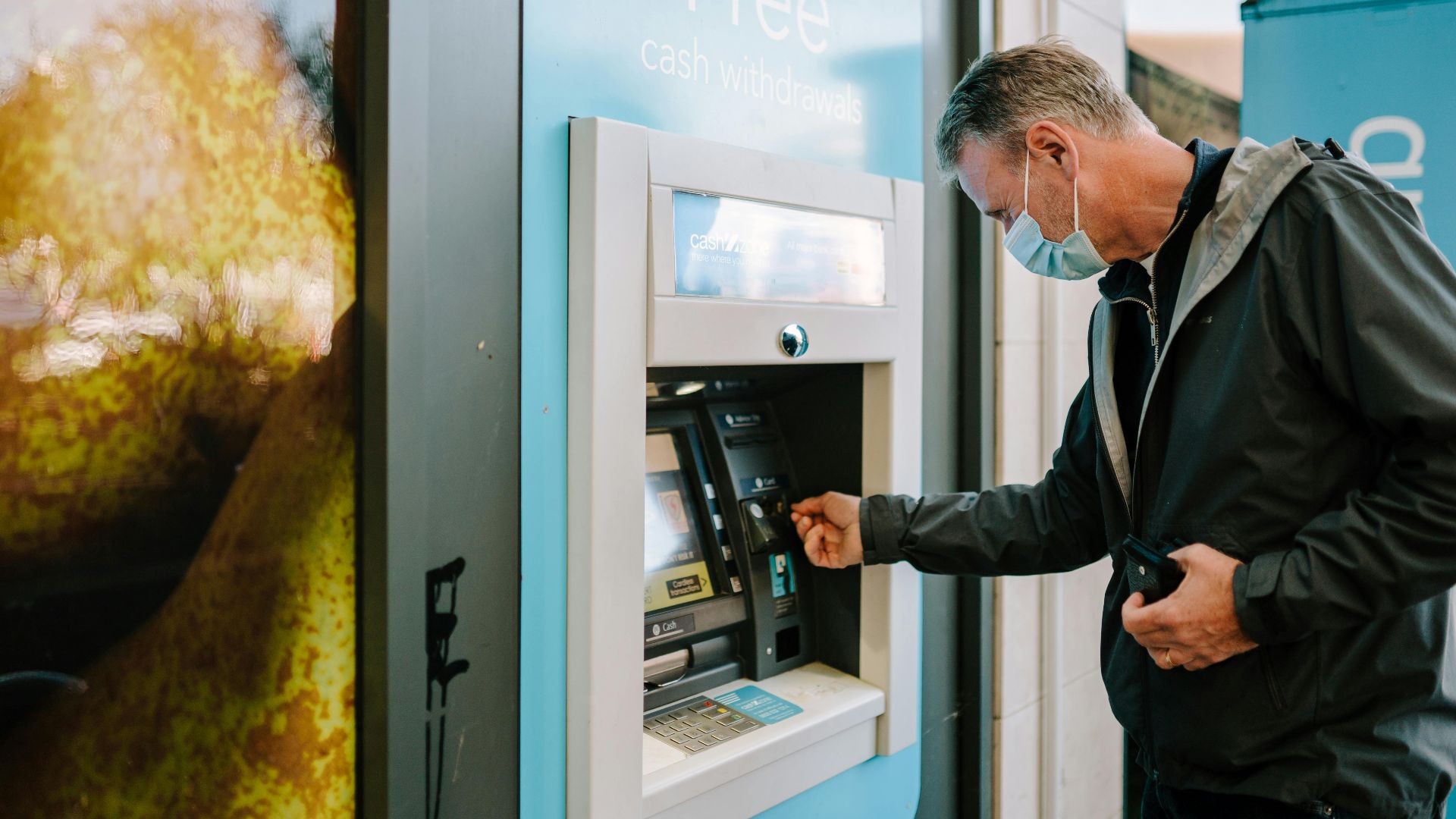 I went to the ATM to take out $500 and it gave me $6,500 instead. I ...