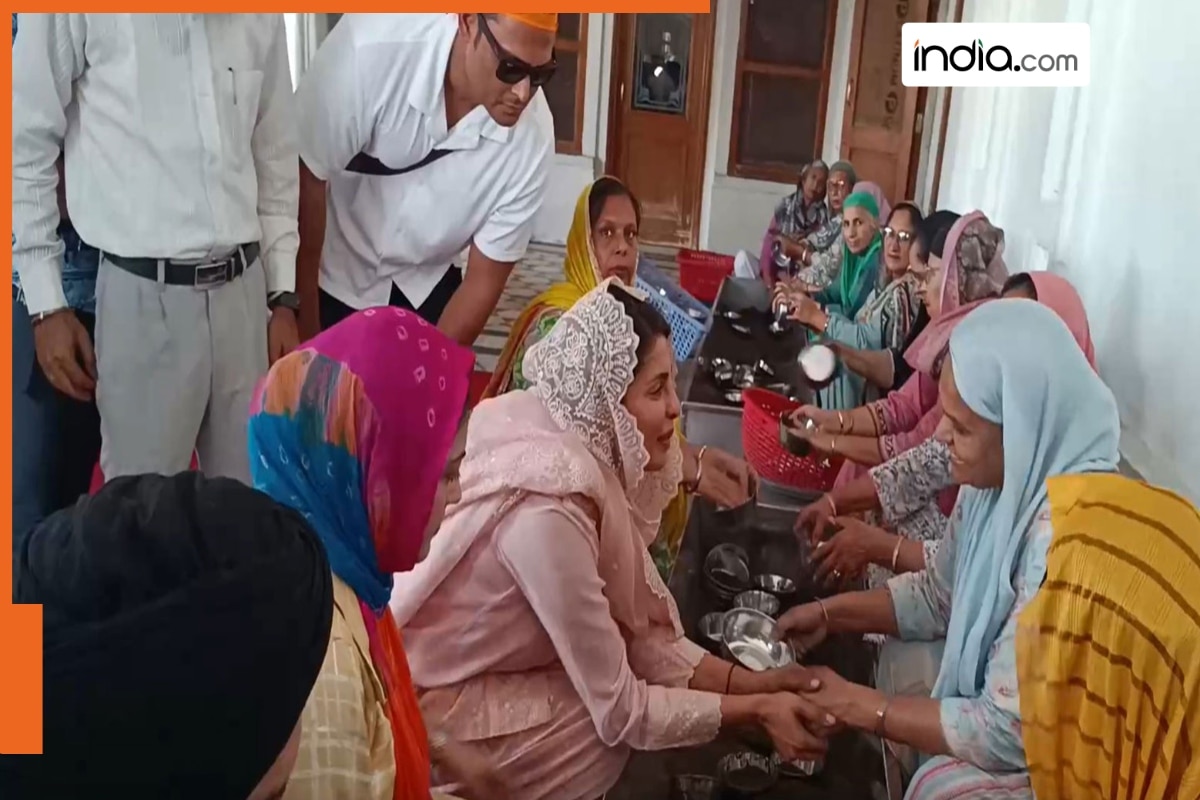 Priyanka Chopra performs seva, washes utensils at Sri Darbar Sahib ...