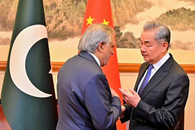 Pakistan says holding talks with Afghan government in China