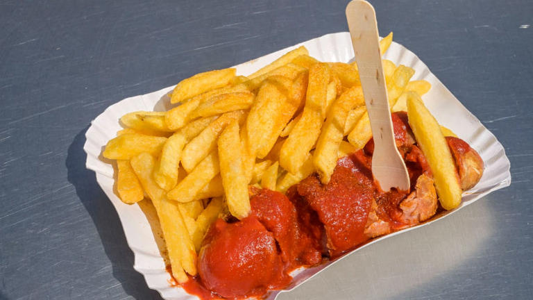 Currywurst mit oder ohne Darm: Warum das in Berlin wichtig ist