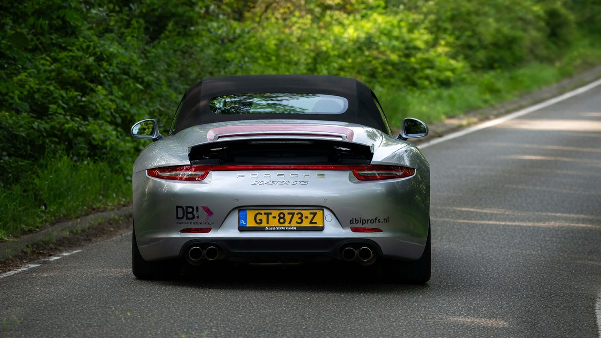 What Happens When A 911 GTS Enters Corner Too Fast?