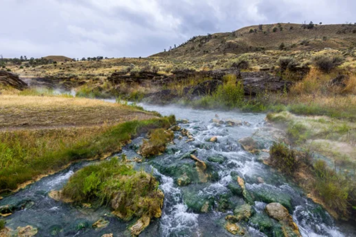 The best hidden hot springs in Wyoming that tourists haven’t discovered yet