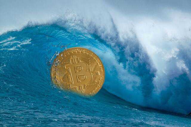 Bitcoin stalls, Ethereum shows strength, XRP stays quiet — what's next?
