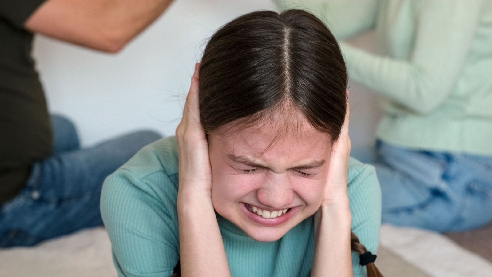 7 habits you developed from growing up in a loud household