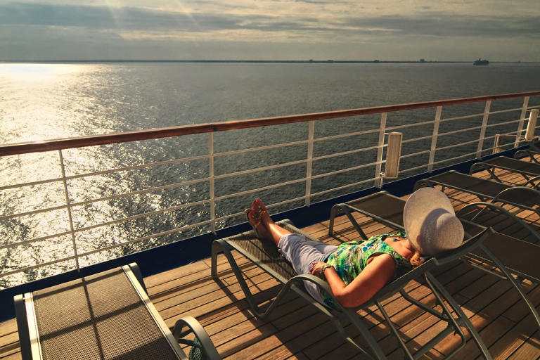 I've worked on cruise ships for years. Here are 6 things passengers ...