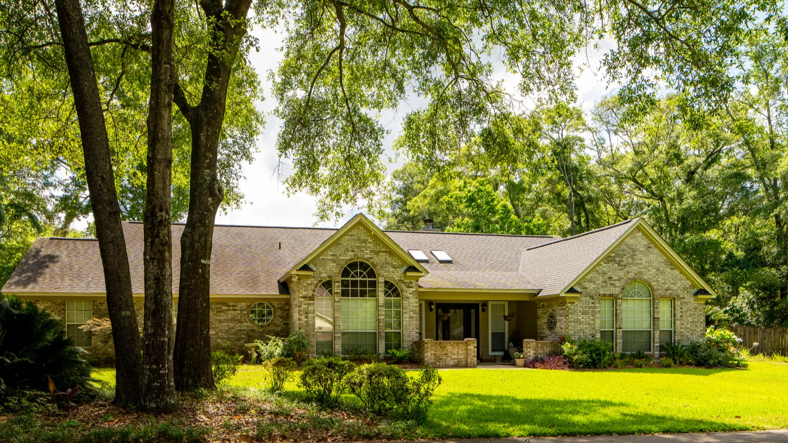 12 reasons older homes still outshine brand-new construction