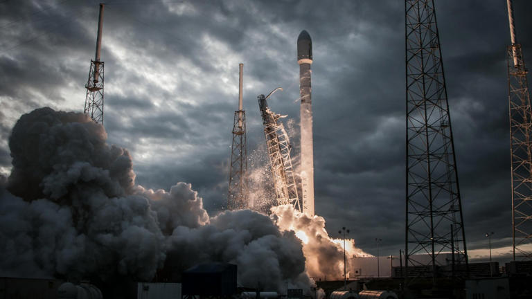 SpaceX launches Transporter-16, deploying 119 payloads to orbit