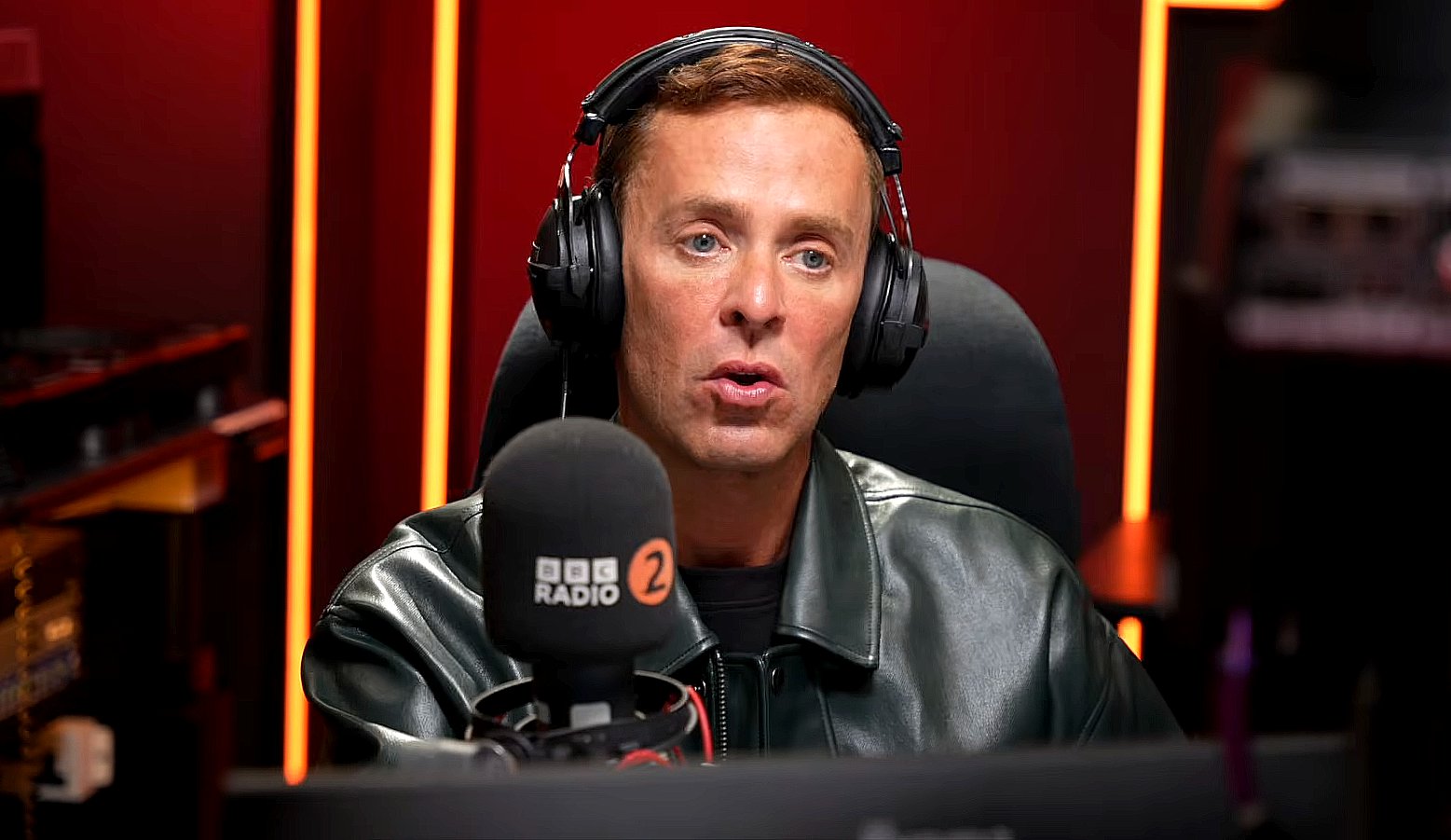 BBC presenter Sara Cox is set to be offered Scott Mills' Radio 2 job