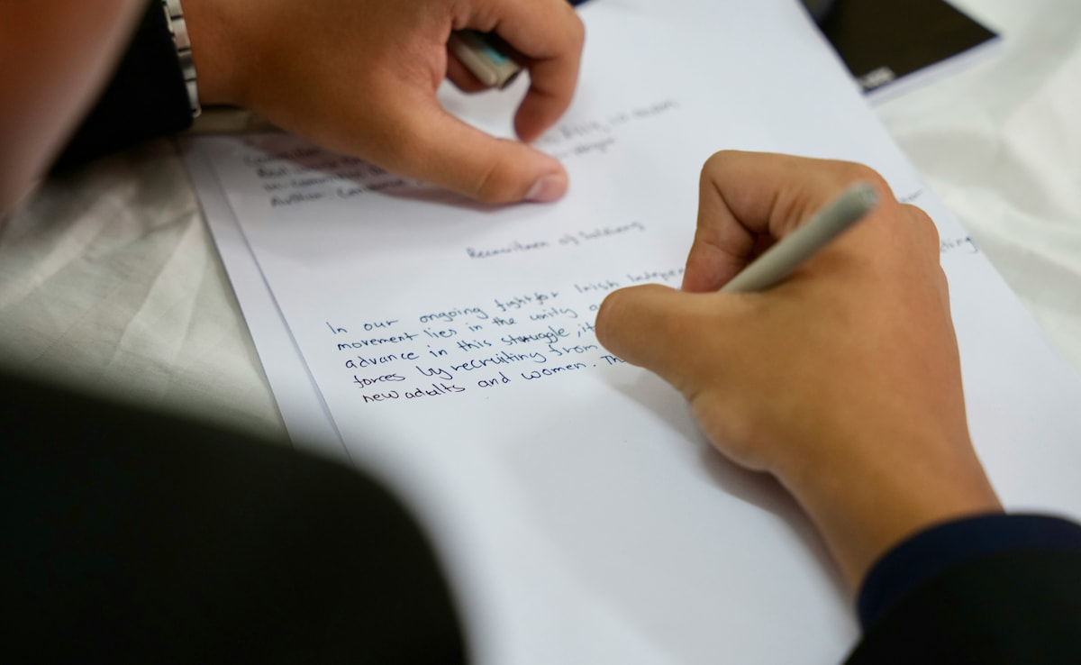 Increasing number of Chinese students renting smart glasses to cheat in ...