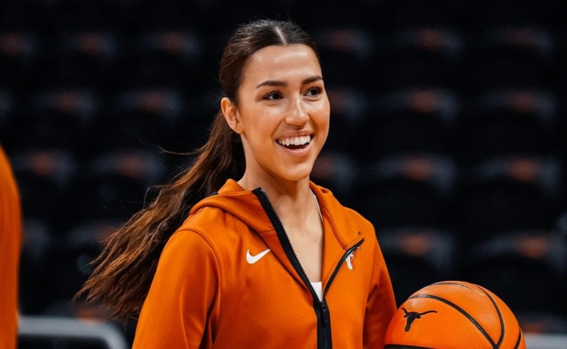 Sarah Graves goes from Texas walk-on to Final Four cult hero