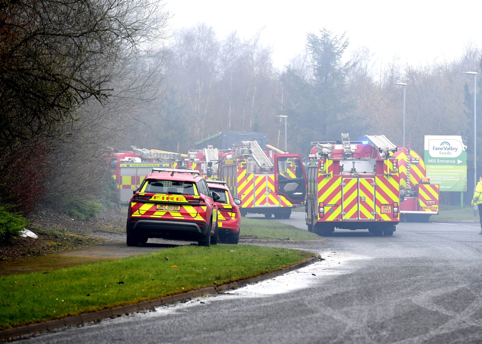 Over 100 firefighters at scene of major blaze in Co Tyrone