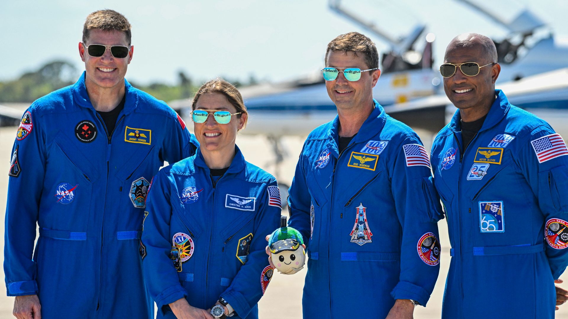 NASA is sending astronauts around the moon today: Exact time, crew ...