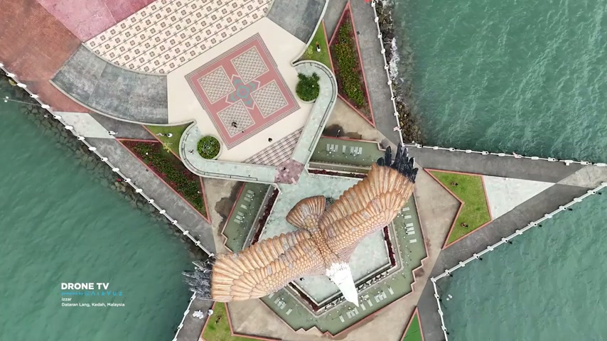Estatuas y esculturas de Asia tomadas con drones, parte 1