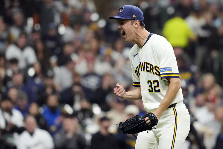 Brewers wrap up strong homestand with 8-2 win over Rays