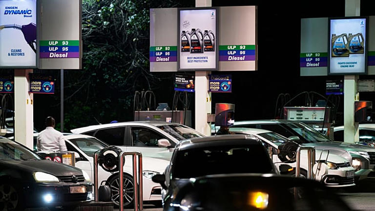 Fuel shortages spark long queues at petrol stations in Johannesburg