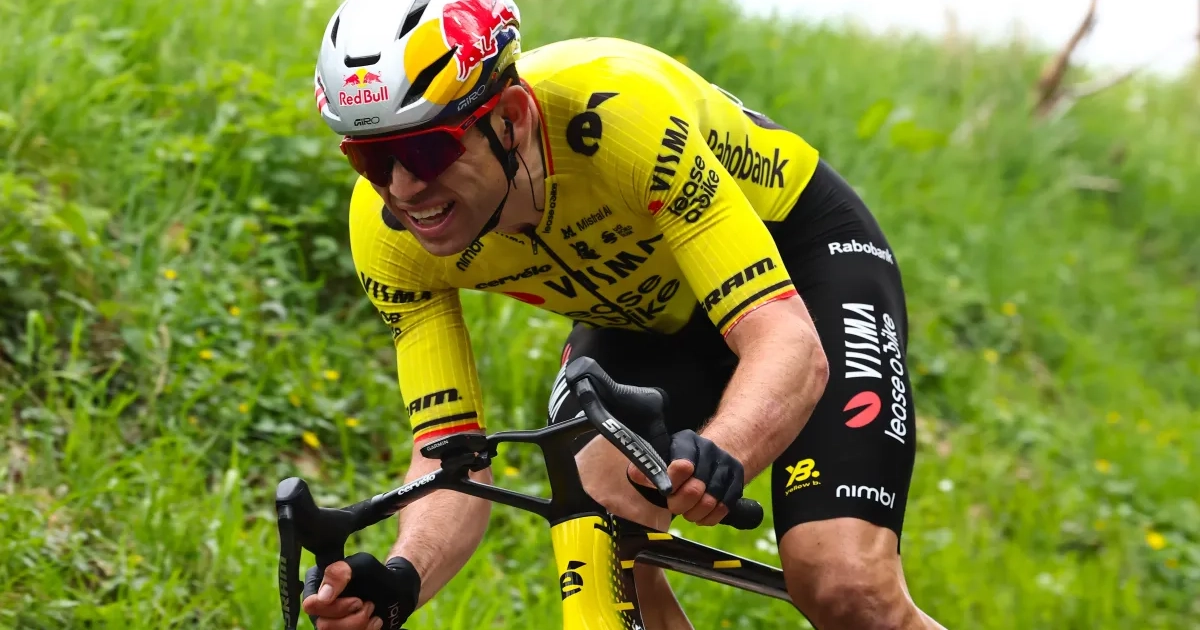 Van Aert heeft de smaak nu helemaal te pakken en klopt zichzelf op de borst