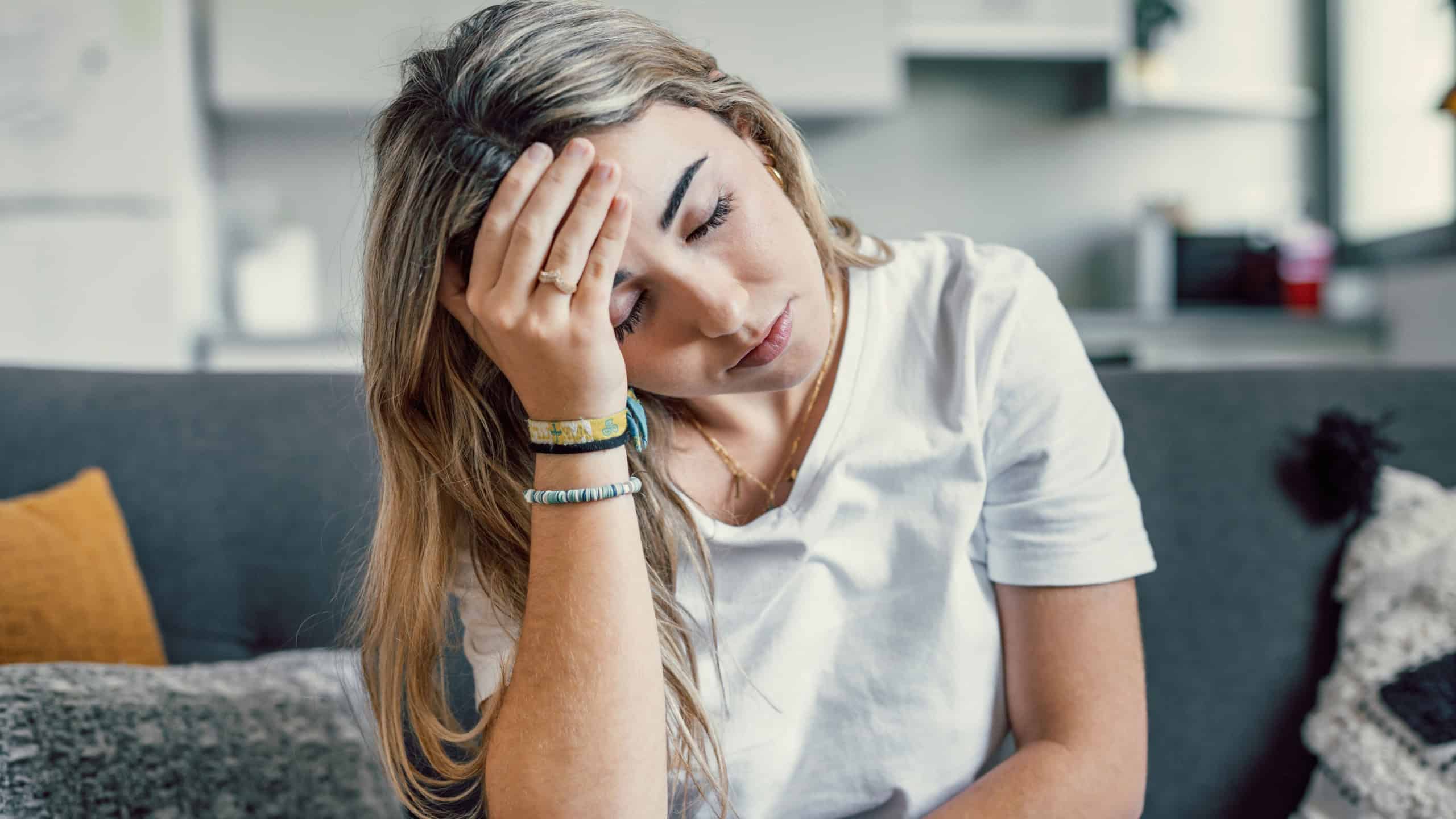 11 surprising behaviors that reveal unresolved childhood trauma in adults