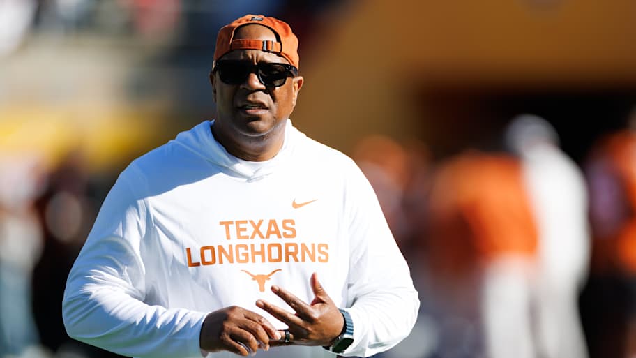 Longhorns legacy, blue-chip RB back on Texas' radar after OU decommitment