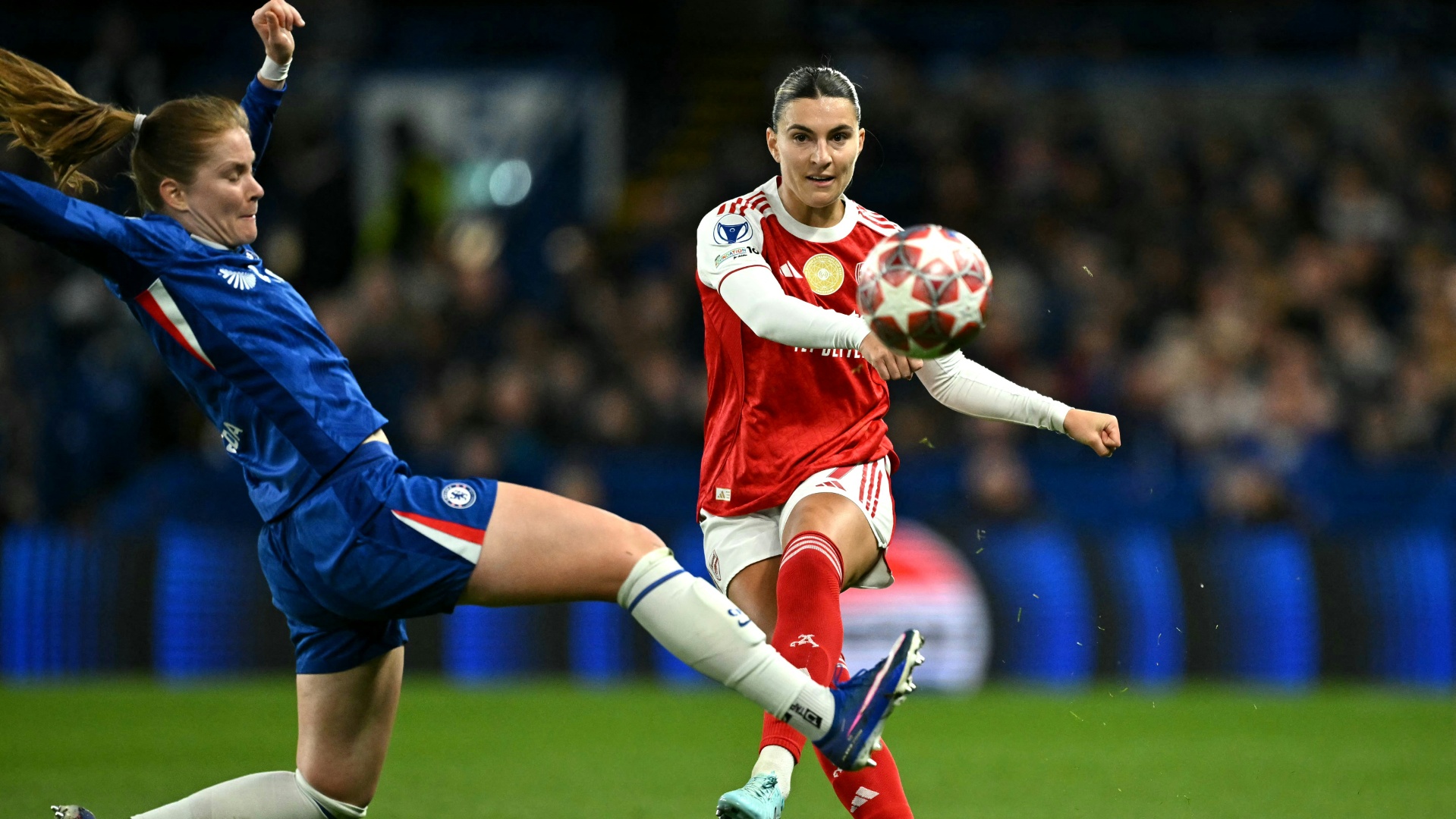 Fußball: Nüsken trifft - aber Chelsea verpasst Wunder im London-Duell