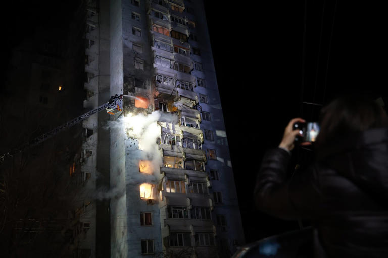 Canada gives Ukrainians who fled war another year to apply for work ...