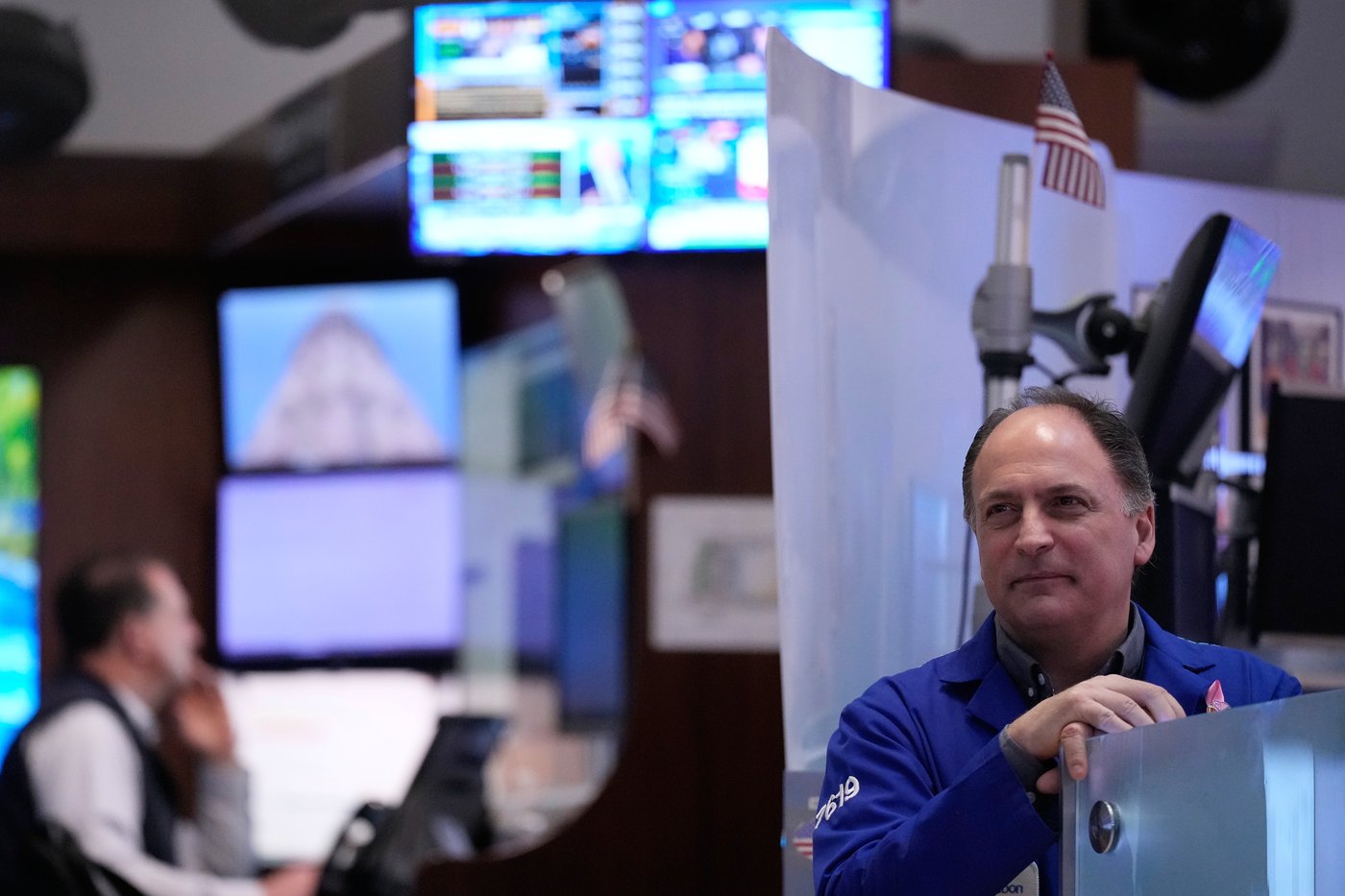 Stocks rally worldwide as oil prices ease on hopes for a possible end ...